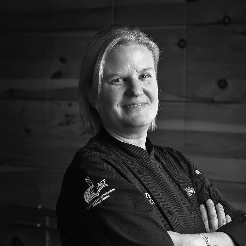 Chef_Claire_Bio_Gray – Emmi Roth